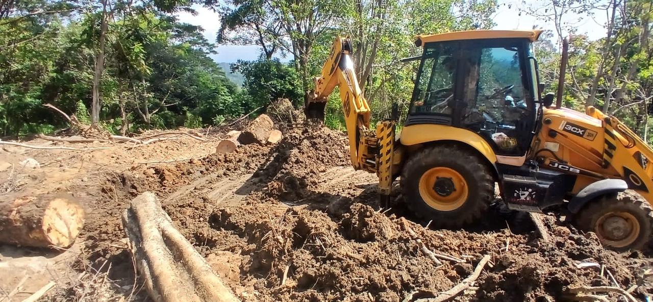 Donors, Volunteers & Partners Help Clear Stage 1 Landslides